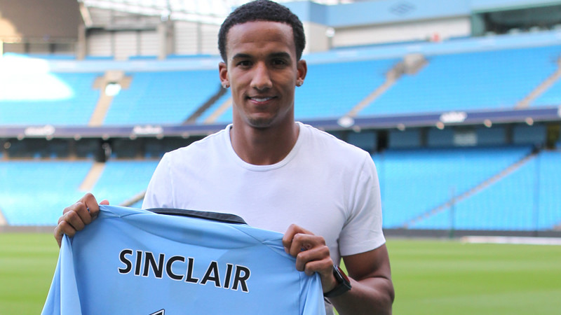 رسميًا: سكوت سنكلير ينضم لمانشستر سيتي