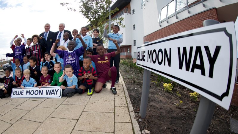 Tribute to former home...