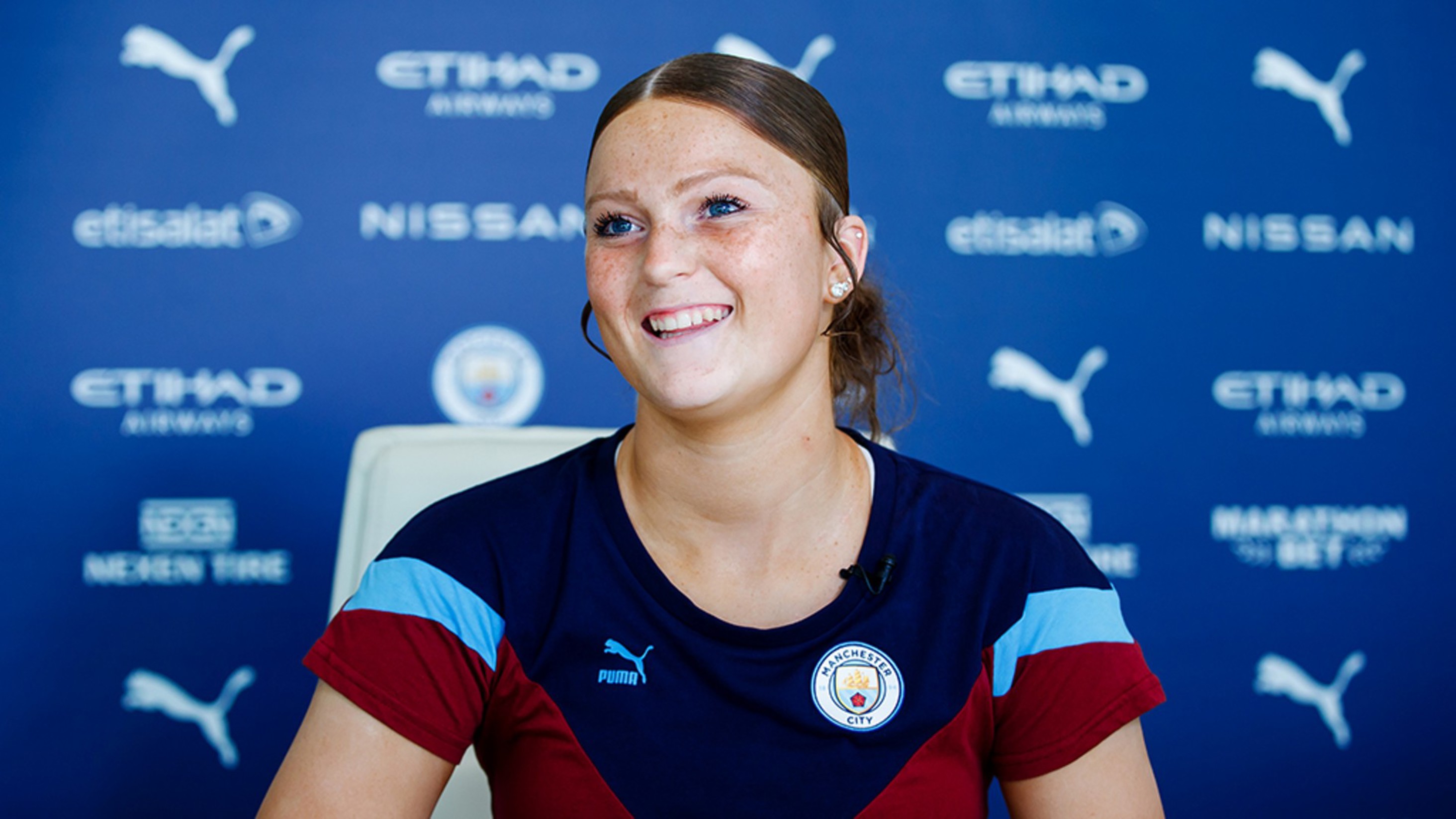 Ruby Mace's signing in pictures